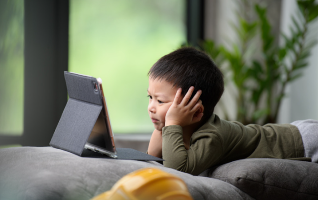 What is Overstimulation in Autism? Causes, Signs, and Solutions ...